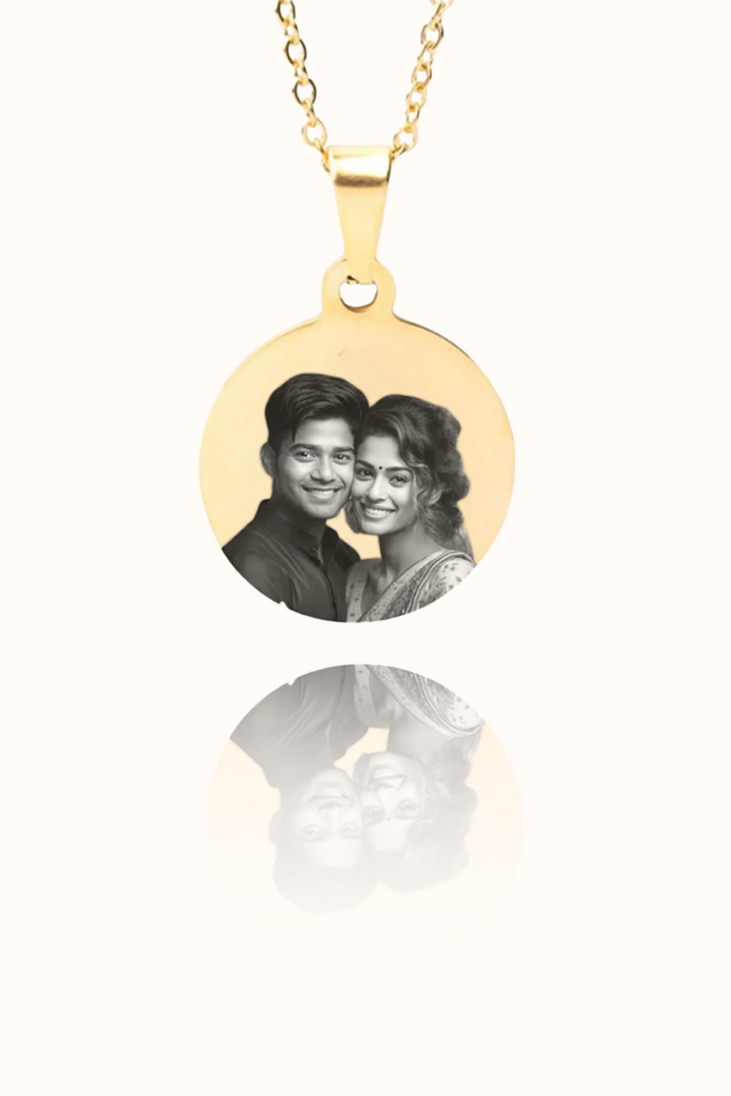 Custom Photo Round Necklace for Your Loved One – Eraya Style