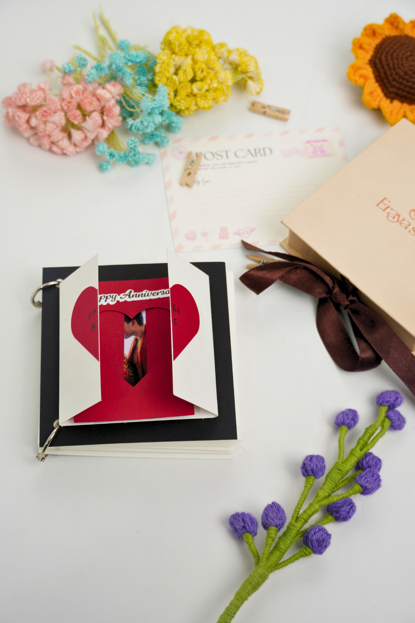 Little Laugh Book - Handmade | 12 Funny Pages – Eraya Style